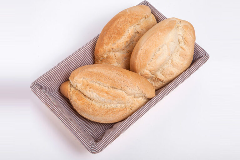 El bollo: un pan de miga prieta con mucha prestancia